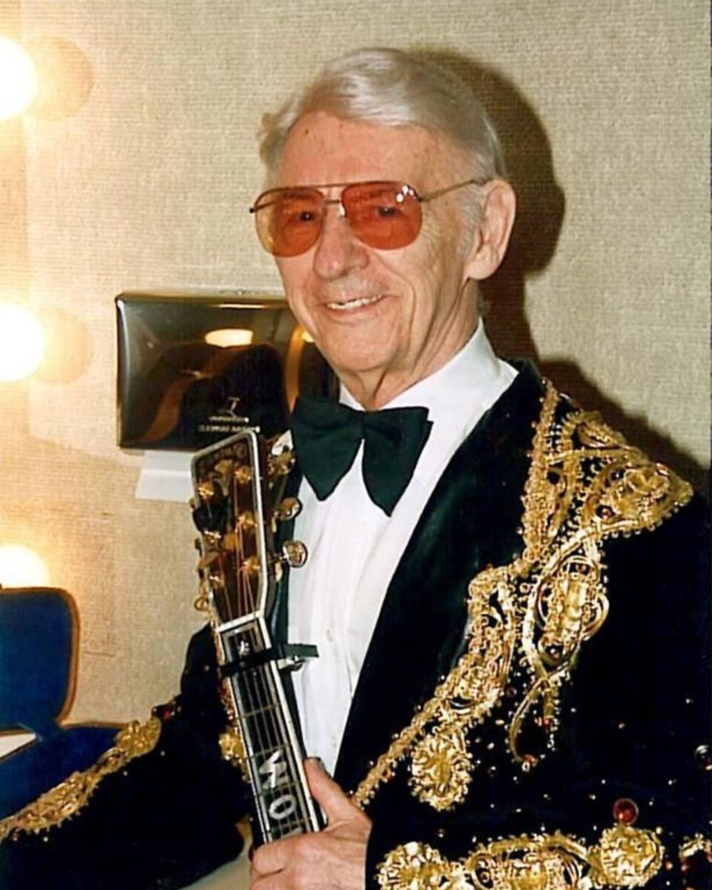 Hank Snow - I've Been Everywhere - Country Music