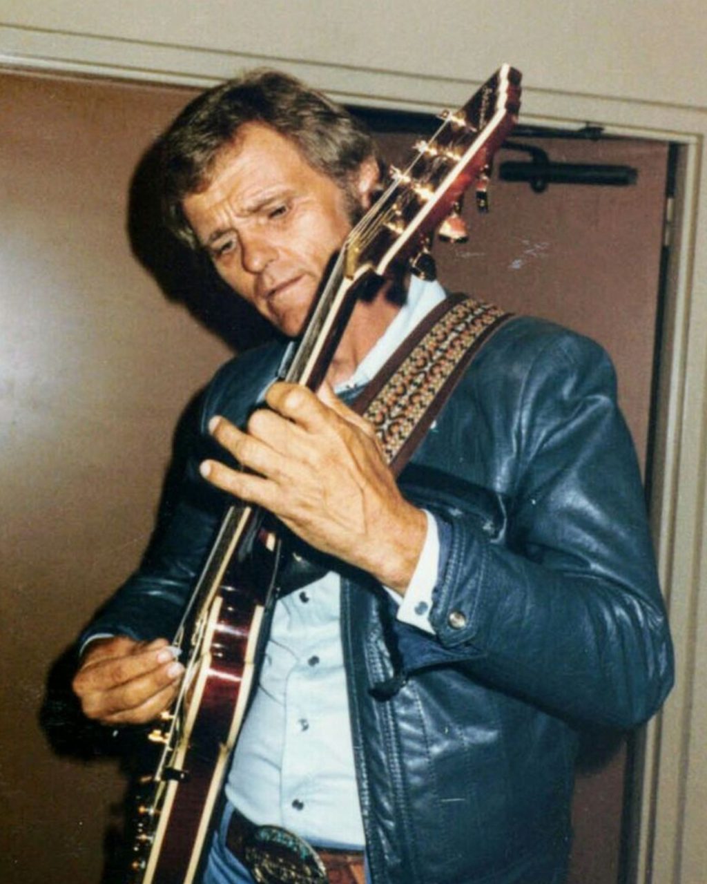 Amos Moses - Jerry Reed - Country Music