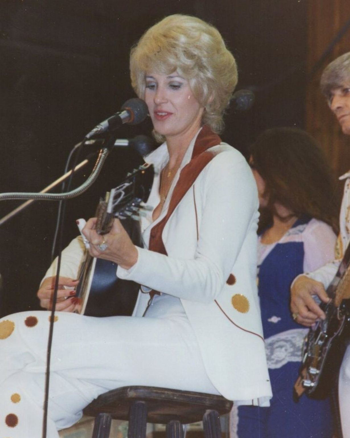 Tammy Wynette - D-I-V-O-R-C-E - Country Music